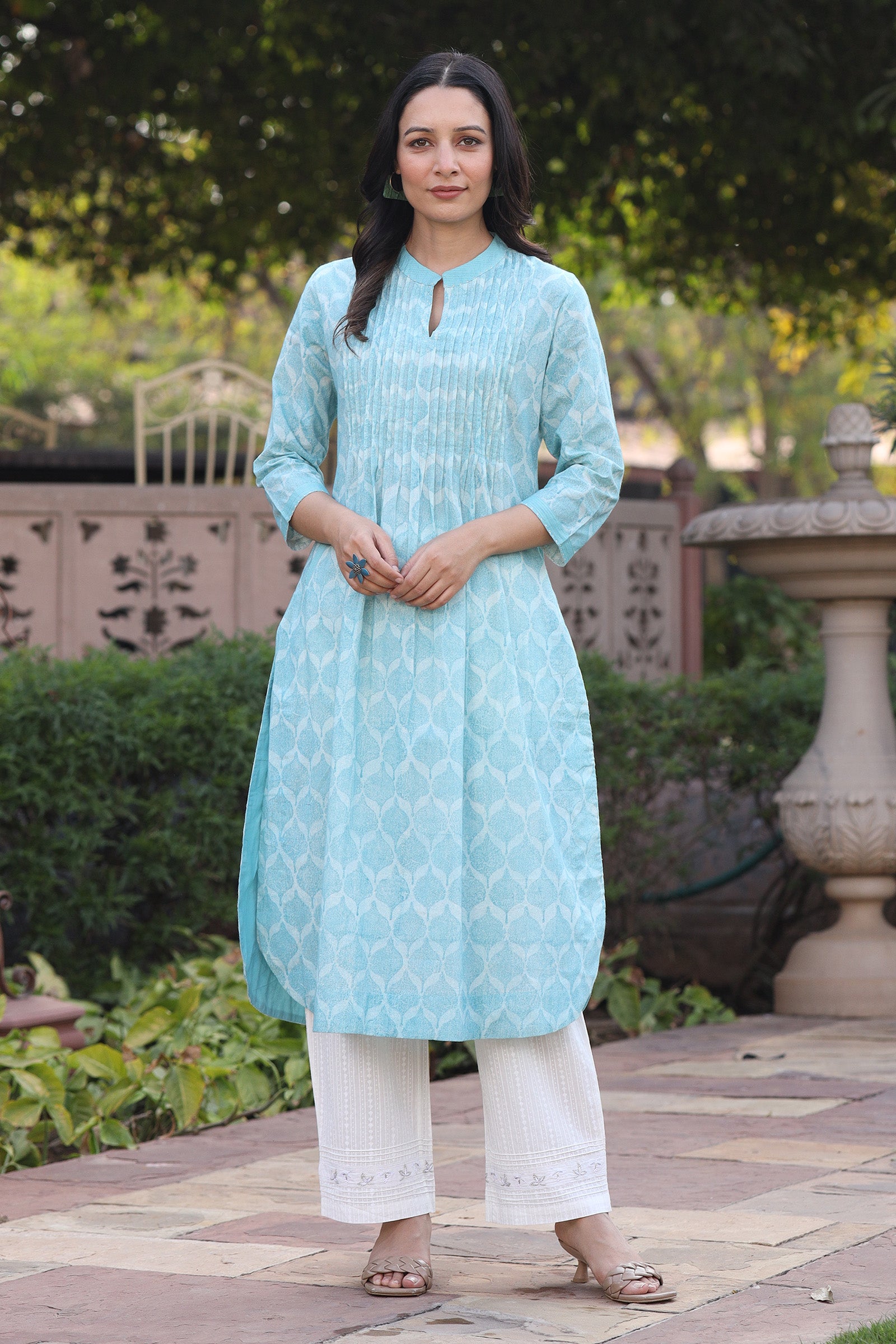 Blue Pintuck Hand Block Cotton Kurta | dharanclothing.com